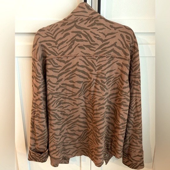 kenzie | Jackets & Coats | Nwot Kenzie Jeans Oversized Animal Print ...
